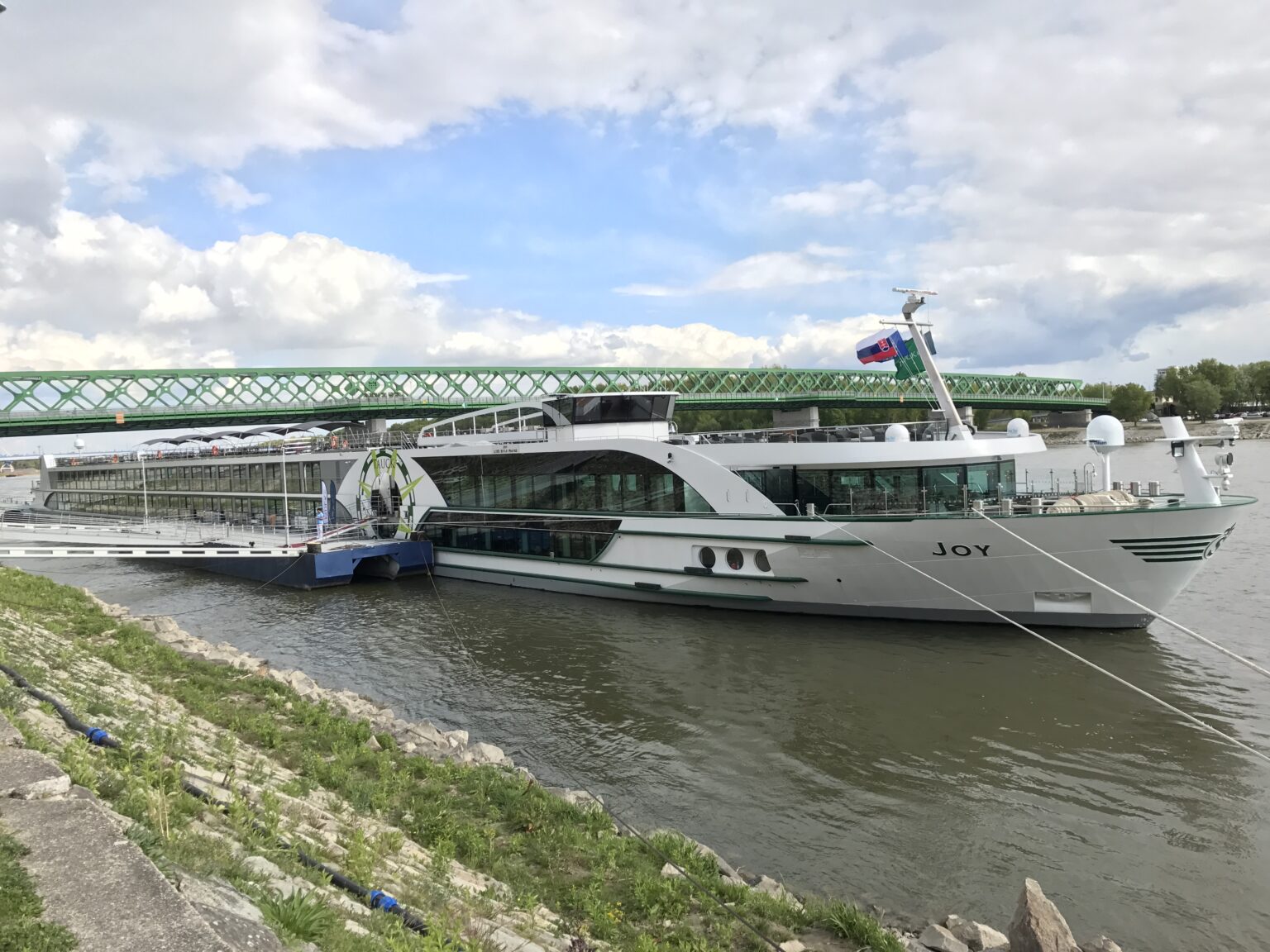 Cruising 101... Here Are The Different Categories & Types Of Cruises ...